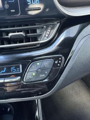 Grey Toyota C-HR 2017 in Vilnius, with an engine capacity of 1.80 L and mileage of 169 thousand km for 15590 €, photo 30 on AUTOMOTO.COM.LV