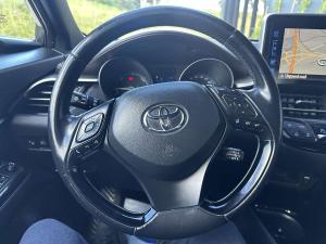 Grey Toyota C-HR 2017 in Vilnius, with an engine capacity of 1.80 L and mileage of 169 thousand km for 15590 €, photo 32 on AUTOMOTO.COM.LV