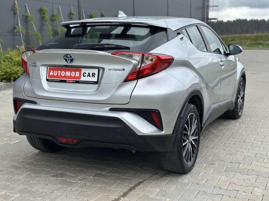 Grey Toyota C-HR 2017 in Vilnius, with an engine capacity of 1.80 L and mileage of 43 thousand km for 17350 €, photo 10 on AUTOMOTO.COM.LV