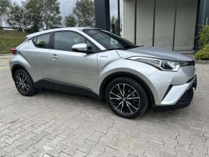 Grey Toyota C-HR 2017 in Vilnius, with an engine capacity of 1.80 L and mileage of 43 thousand km for 17350 €, photo 13 on AUTOMOTO.COM.LV