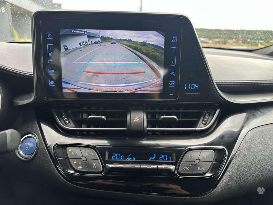 Grey Toyota C-HR 2017 in Vilnius, with an engine capacity of 1.80 L and mileage of 43 thousand km for 17350 €, photo 17 on AUTOMOTO.COM.LV