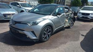 Серый Тойота C-HR 2017 в Паневежис, объемом двигателя 1.80 л и пробегом 62 тыс. км за 9999 €, фото 3 на AUTOMOTO.COM.LV