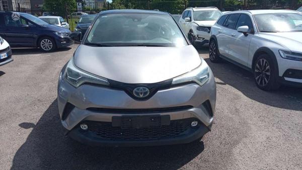 Серый Тойота C-HR 2017 в Паневежис, объемом двигателя 1.80 л и пробегом 62 тыс. км за 9999 €, фото 6 на AUTOMOTO.COM.LV