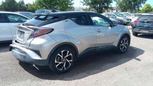 Серый Тойота C-HR 2017 в Паневежис, объемом двигателя 1.80 л и пробегом 62 тыс. км за 9999 €, фото 11 на AUTOMOTO.COM.LV
