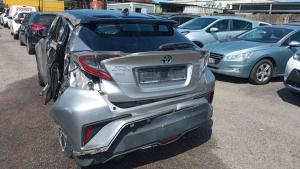 Серый Тойота C-HR 2017 в Паневежис, объемом двигателя 1.80 л и пробегом 62 тыс. км за 9999 €, фото 16 на AUTOMOTO.COM.LV