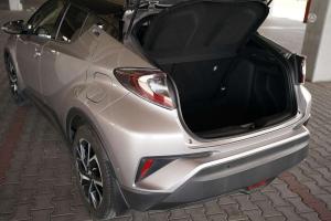 Серый Тойота C-HR 2017 в Вильнюс, объемом двигателя 1.80 л и пробегом 110 тыс. км за 18199 €, фото 7 на AUTOMOTO.COM.LV