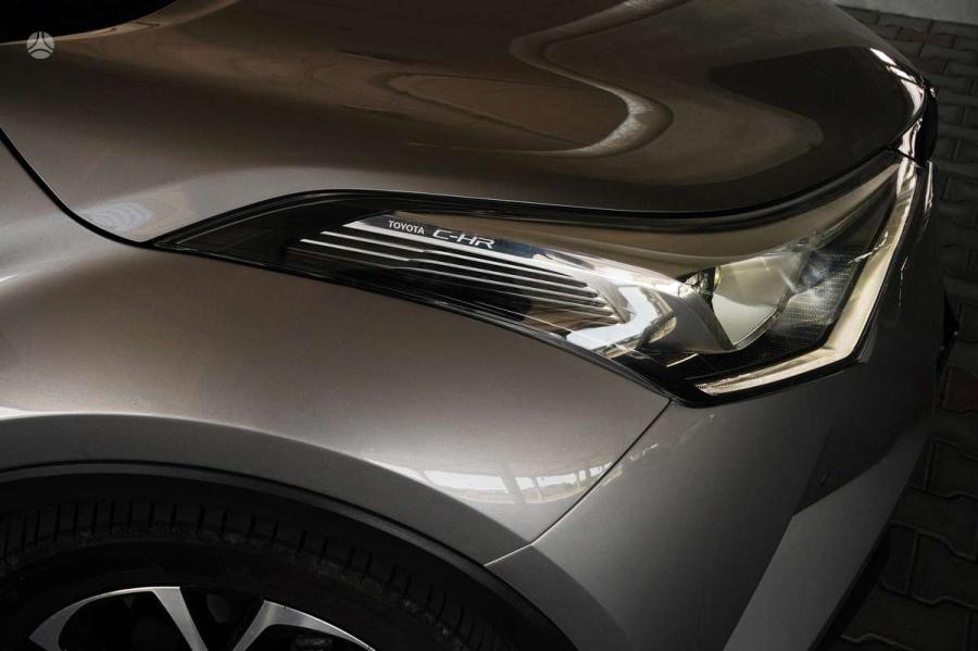Серый Тойота C-HR 2017 в Вильнюс, объемом двигателя 1.80 л и пробегом 110 тыс. км за 18199 €, фото 9 на AUTOMOTO.COM.LV