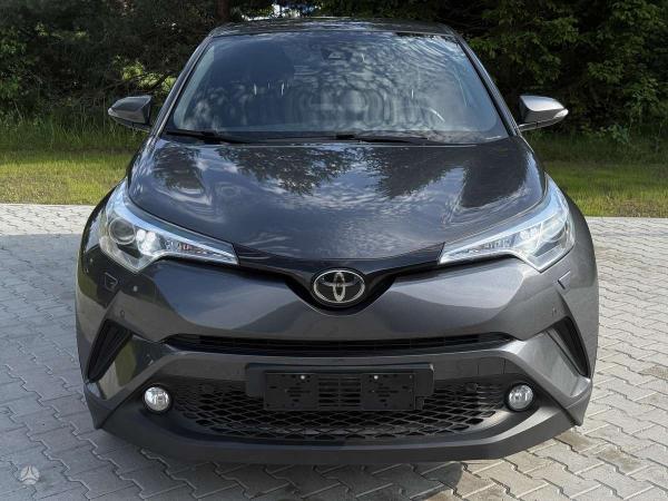 Grey Toyota C-HR 2017 in Utena, with an engine capacity of 1.20 L and mileage of 162 thousand km for 11600 €, photo 3 on AUTOMOTO.COM.LV