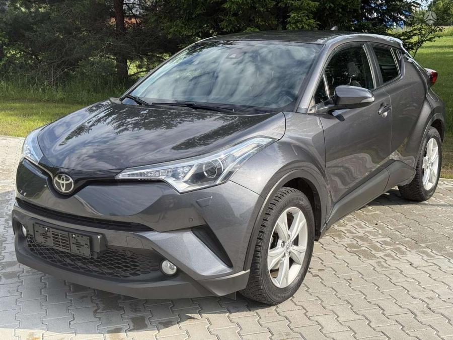 Grey Toyota C-HR 2017 in Utena, with an engine capacity of 1.20 L and mileage of 162 thousand km for 11600 €, photo 8 on AUTOMOTO.COM.LV
