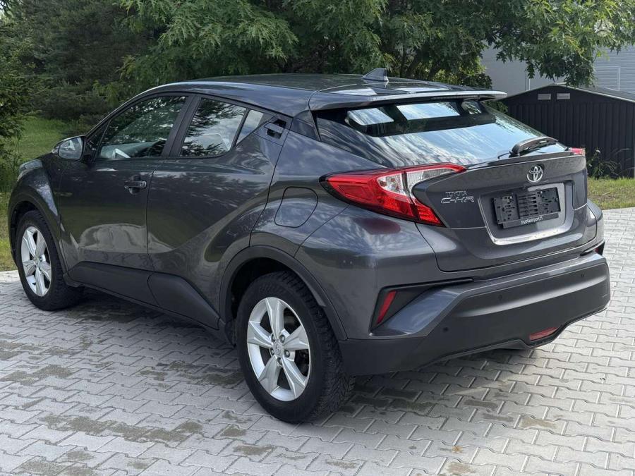 Grey Toyota C-HR 2017 in Utena, with an engine capacity of 1.20 L and mileage of 162 thousand km for 11600 €, photo 16 on AUTOMOTO.COM.LV