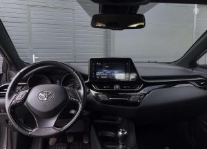 Grey Toyota C-HR 2017 in Utena, with an engine capacity of 1.20 L and mileage of 162 thousand km for 11600 €, photo 29 on AUTOMOTO.COM.LV