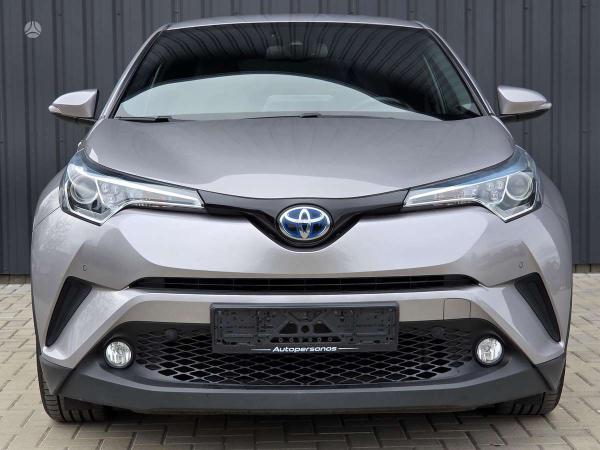 Grey Toyota C-HR 2017 in Kaunas, with an engine capacity of 1.80 L and mileage of 230 thousand km for 15850 €, photo 2 on AUTOMOTO.COM.LV