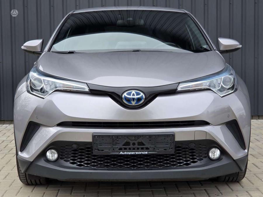 Серый Тойота C-HR 2017 в Каунас, объемом двигателя 1.80 л и пробегом 230 тыс. км за 15850 €, фото 3 на AUTOMOTO.COM.LV