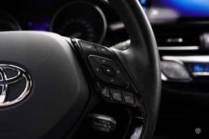 Серый Тойота C-HR 2017 в Каунас, объемом двигателя 1.80 л и пробегом 230 тыс. км за 15850 €, фото 10 на AUTOMOTO.COM.LV