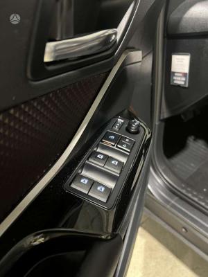 Серый Тойота C-HR 2017 в Клайпеда, объемом двигателя 1.80 л и пробегом 205 тыс. км за 15990 €, фото 10 на AUTOMOTO.COM.LV