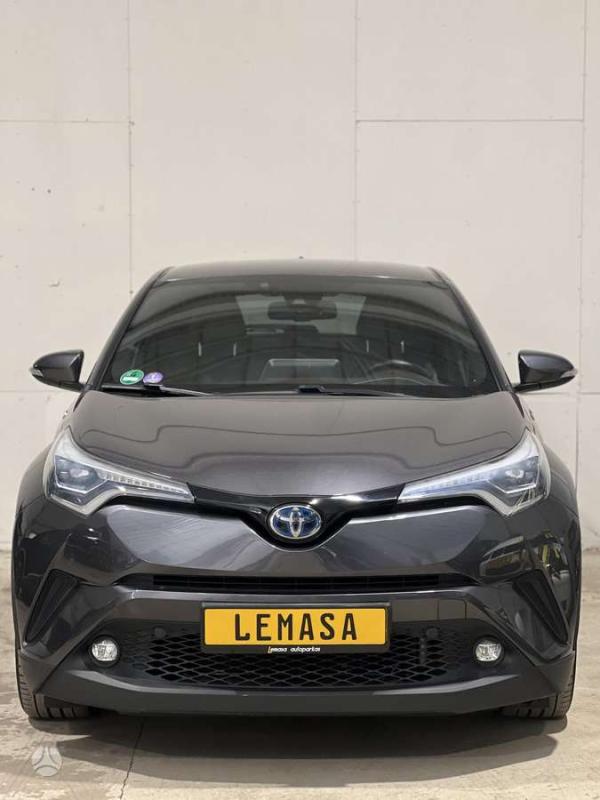 Grey Toyota C-HR 2017 in Klaipeda, with an engine capacity of 1.80 L and mileage of 205 thousand km for 15990 €, photo 10 on AUTOMOTO.COM.LV
