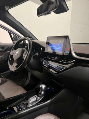 Серый Тойота C-HR 2017 в Клайпеда, объемом двигателя 1.80 л и пробегом 205 тыс. км за 15990 €, фото 17 на AUTOMOTO.COM.LV