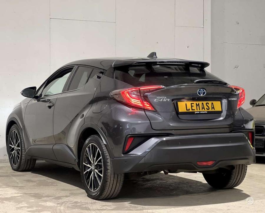 Серый Тойота C-HR 2017 в Клайпеда, объемом двигателя 1.80 л и пробегом 205 тыс. км за 15990 €, фото 20 на AUTOMOTO.COM.LV
