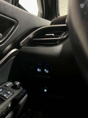 Серый Тойота C-HR 2017 в Клайпеда, объемом двигателя 1.80 л и пробегом 205 тыс. км за 15990 €, фото 29 на AUTOMOTO.COM.LV