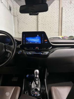 Серый Тойота C-HR 2017 в Клайпеда, объемом двигателя 1.80 л и пробегом 205 тыс. км за 15990 €, фото 31 на AUTOMOTO.COM.LV