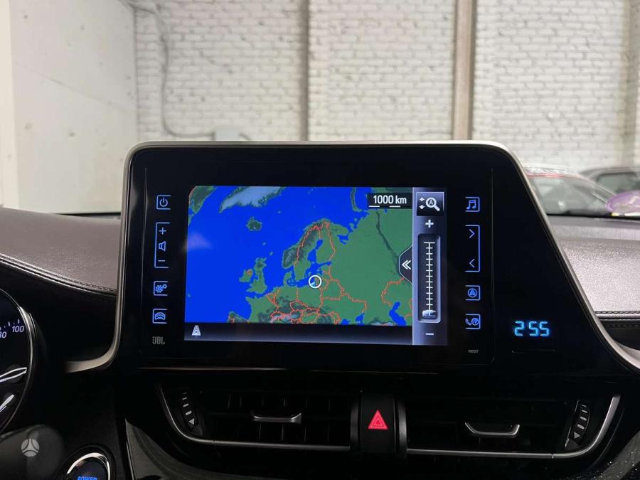Серый Тойота C-HR 2017 в Клайпеда, объемом двигателя 1.80 л и пробегом 205 тыс. км за 15990 €, фото 32 на AUTOMOTO.COM.LV