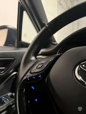 Серый Тойота C-HR 2017 в Клайпеда, объемом двигателя 1.80 л и пробегом 205 тыс. км за 15990 €, фото 37 на AUTOMOTO.COM.LV