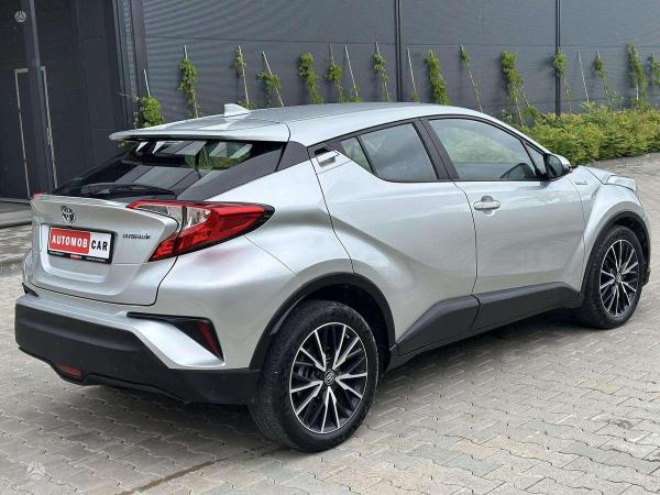 Pelēks Toyota C-HR 2017 Viļņa, ar dzinēja tilpumu 1.80 L un nobraukumu 43 tūkst. km par 17350 €, foto 10 vietnē AUTOMOTO.COM.LV