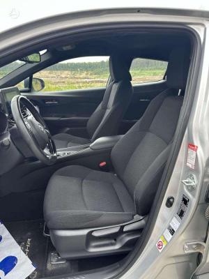 Pelēks Toyota C-HR 2017 Viļņa, ar dzinēja tilpumu 1.80 L un nobraukumu 43 tūkst. km par 17350 €, foto 18 vietnē AUTOMOTO.COM.LV