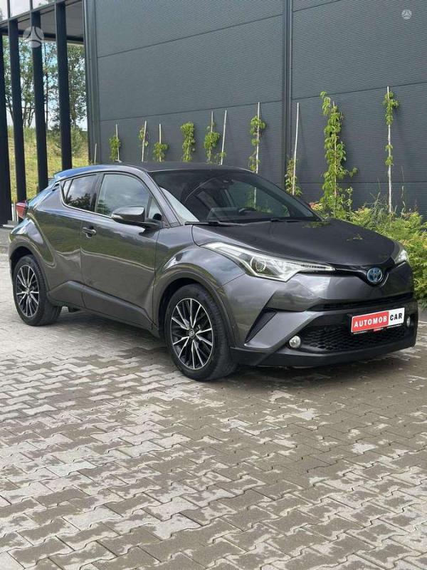 Серый Тойота C-HR 2017 в Вильнюс, объемом двигателя 1.80 л и пробегом 169 тыс. км за 15590 €, фото 2 на AUTOMOTO.COM.LV
