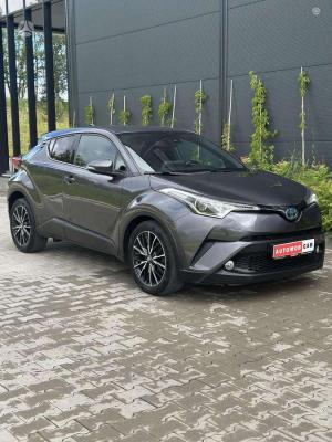 Pelēks Toyota C-HR 2017 Viļņa, ar dzinēja tilpumu 1.80 L un nobraukumu 169 tūkst. km par 15590 €, foto 3 vietnē AUTOMOTO.COM.LV