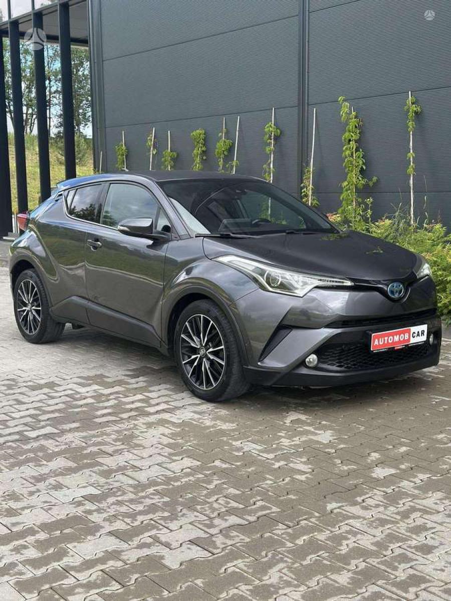 Pelēks Toyota C-HR 2017 Viļņa, ar dzinēja tilpumu 1.80 L un nobraukumu 169 tūkst. km par 15590 €, foto 3 vietnē AUTOMOTO.COM.LV
