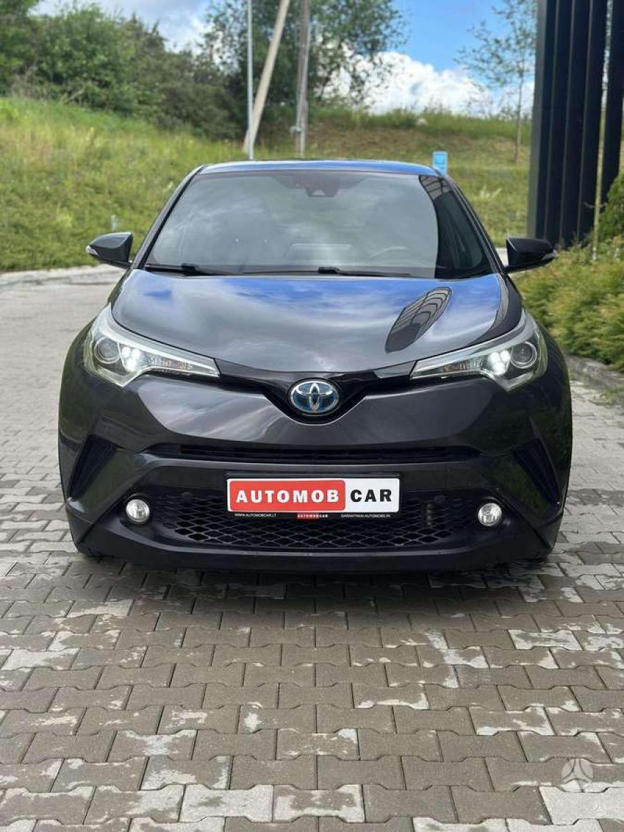 Pelēks Toyota C-HR 2017 Viļņa, ar dzinēja tilpumu 1.80 L un nobraukumu 169 tūkst. km par 15590 €, foto 4 vietnē AUTOMOTO.COM.LV