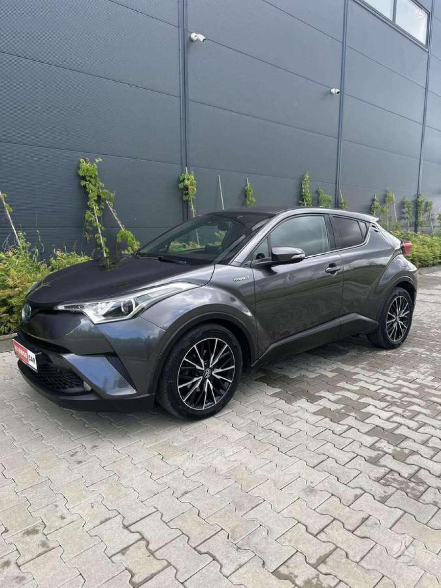 Pelēks Toyota C-HR 2017 Viļņa, ar dzinēja tilpumu 1.80 L un nobraukumu 169 tūkst. km par 15590 €, foto 5 vietnē AUTOMOTO.COM.LV