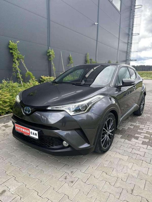 Серый Тойота C-HR 2017 в Вильнюс, объемом двигателя 1.80 л и пробегом 169 тыс. км за 15590 €, фото 5 на AUTOMOTO.COM.LV