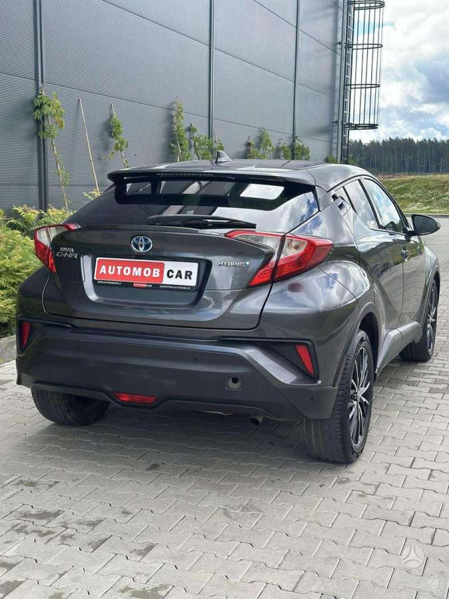 Pelēks Toyota C-HR 2017 Viļņa, ar dzinēja tilpumu 1.80 L un nobraukumu 169 tūkst. km par 15590 €, foto 9 vietnē AUTOMOTO.COM.LV
