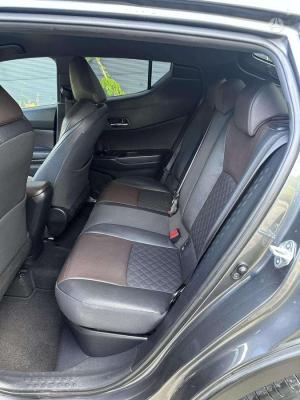 Pelēks Toyota C-HR 2017 Viļņa, ar dzinēja tilpumu 1.80 L un nobraukumu 169 tūkst. km par 15590 €, foto 19 vietnē AUTOMOTO.COM.LV
