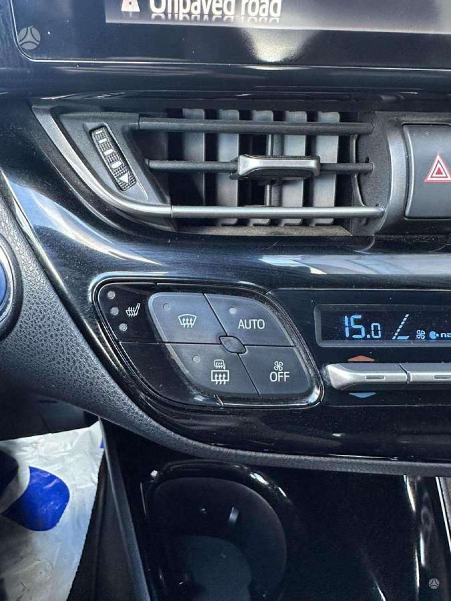 Pelēks Toyota C-HR 2017 Viļņa, ar dzinēja tilpumu 1.80 L un nobraukumu 169 tūkst. km par 15590 €, foto 29 vietnē AUTOMOTO.COM.LV
