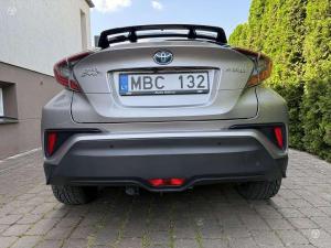 Серый Тойота C-HR 2017 в Укмерге, объемом двигателя 1.80 л и пробегом 91 тыс. км за 18000 €, фото 9 на AUTOMOTO.COM.LV