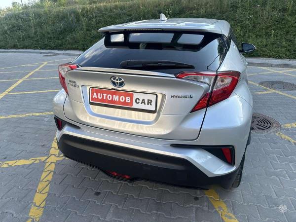 Grey Toyota C-HR 2017 in Vilnius, with an engine capacity of 1.80 L and mileage of 158 thousand km for 15950 €, photo 10 on AUTOMOTO.COM.LV