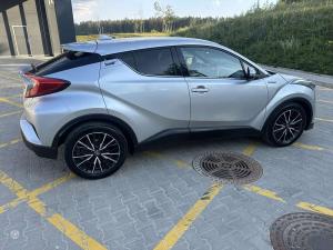 Pelēks Toyota C-HR 2017 Viļņa, ar dzinēja tilpumu 1.80 L un nobraukumu 158 tūkst. km par 15950 €, foto 14 vietnē AUTOMOTO.COM.LV