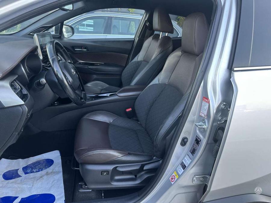 Pelēks Toyota C-HR 2017 Viļņa, ar dzinēja tilpumu 1.80 L un nobraukumu 158 tūkst. km par 15950 €, foto 21 vietnē AUTOMOTO.COM.LV
