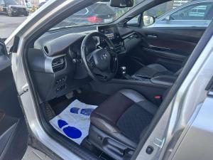 Pelēks Toyota C-HR 2017 Viļņa, ar dzinēja tilpumu 1.80 L un nobraukumu 158 tūkst. km par 15950 €, foto 22 vietnē AUTOMOTO.COM.LV