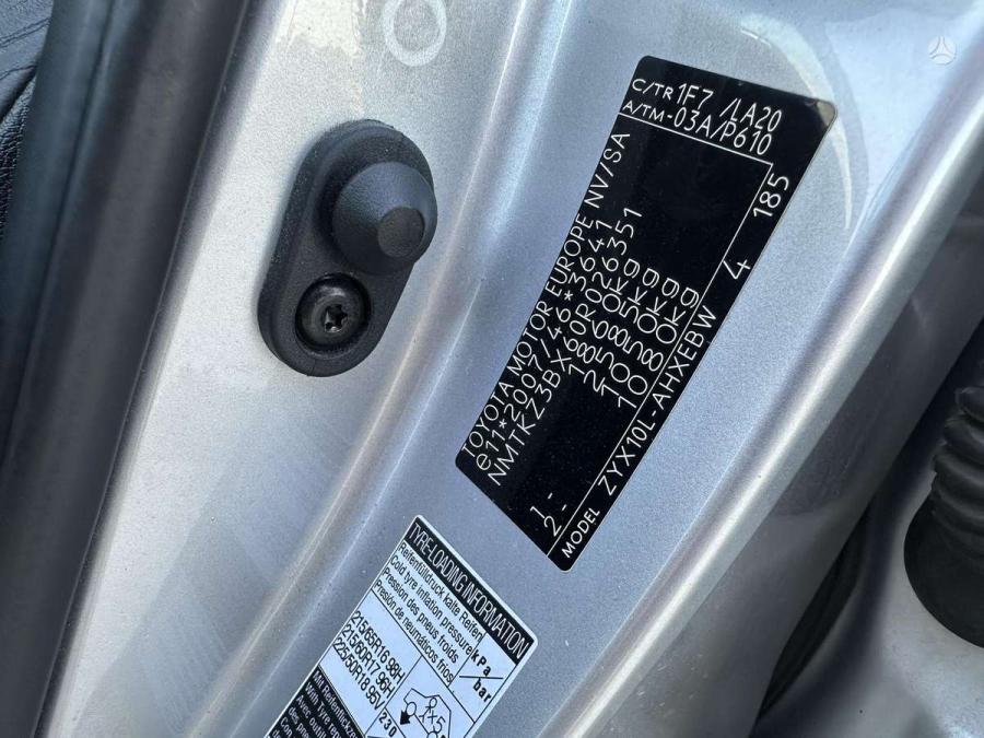 Pelēks Toyota C-HR 2017 Viļņa, ar dzinēja tilpumu 1.80 L un nobraukumu 158 tūkst. km par 15950 €, foto 24 vietnē AUTOMOTO.COM.LV