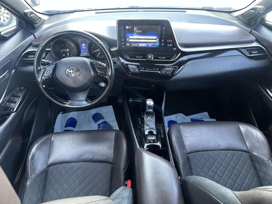 Pelēks Toyota C-HR 2017 Viļņa, ar dzinēja tilpumu 1.80 L un nobraukumu 158 tūkst. km par 15950 €, foto 28 vietnē AUTOMOTO.COM.LV
