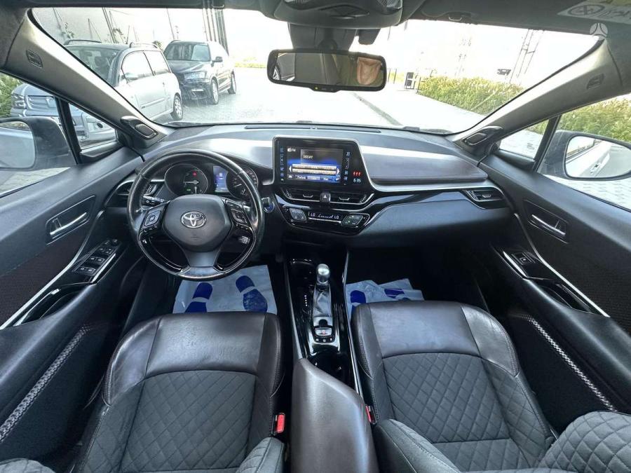 Pelēks Toyota C-HR 2017 Viļņa, ar dzinēja tilpumu 1.80 L un nobraukumu 158 tūkst. km par 15950 €, foto 29 vietnē AUTOMOTO.COM.LV