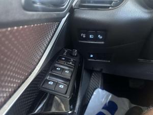 Pelēks Toyota C-HR 2017 Viļņa, ar dzinēja tilpumu 1.80 L un nobraukumu 158 tūkst. km par 15950 €, foto 35 vietnē AUTOMOTO.COM.LV