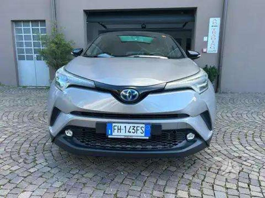 Pelēks Toyota C-HR 2017 Kauņa, ar dzinēja tilpumu 1.80 L un nobraukumu 161 tūkst. km par 15950 €, foto 3 vietnē AUTOMOTO.COM.LV