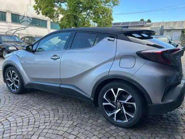 Grey Toyota C-HR 2017 in Kaunas, with an engine capacity of 1.80 L and mileage of 161 thousand km for 15950 €, photo 5 on AUTOMOTO.COM.LV