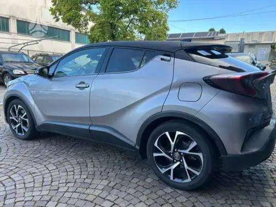 Pelēks Toyota C-HR 2017 Kauņa, ar dzinēja tilpumu 1.80 L un nobraukumu 161 tūkst. km par 15950 €, foto 6 vietnē AUTOMOTO.COM.LV