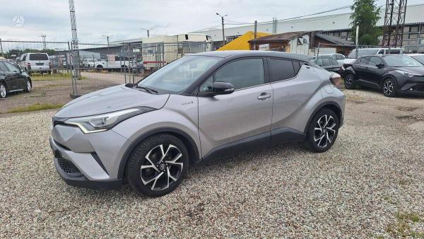 Grey Toyota C-HR 2017 in Kaunas, with an engine capacity of 1.80 L and mileage of 161 thousand km for 15950 €, photo 6 on AUTOMOTO.COM.LV